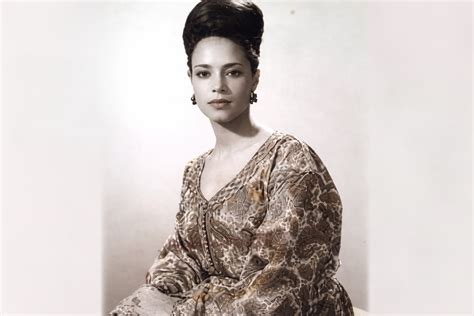 Décès De Latifa El Fassi Pionnière De La Radio Et De La Télévision