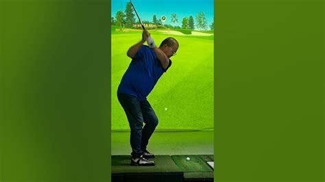 몸통스윙 끝판왕 백상어 스테이크 🥩 딱70미터😱ㅋ골프골프존스크린골프nx골프존cc필드필드골프필드레슨웨지퍼터아이언비거리골프레슨숏게임숏아이언드라이버