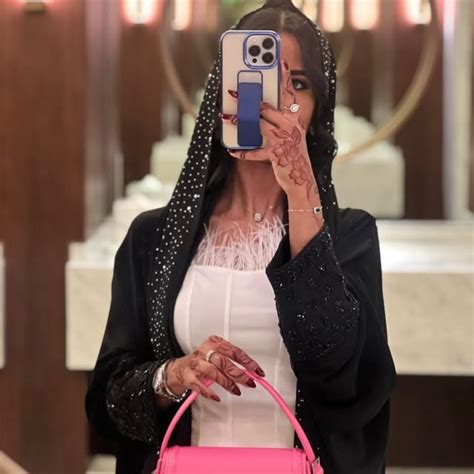 Zy Zoey Ax Threads Say More