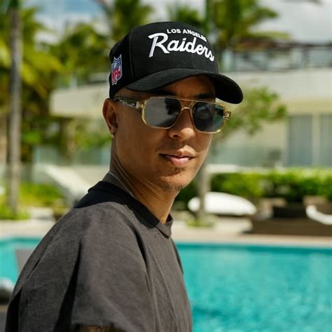 Kris Lawrence Imkrislawrence • Instagram Photos And Videos