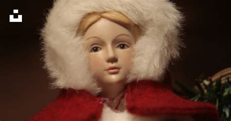 빨간색과 흰색 옷을 입은 사람 사진 Unsplash의 무료 웨스턴 이미지