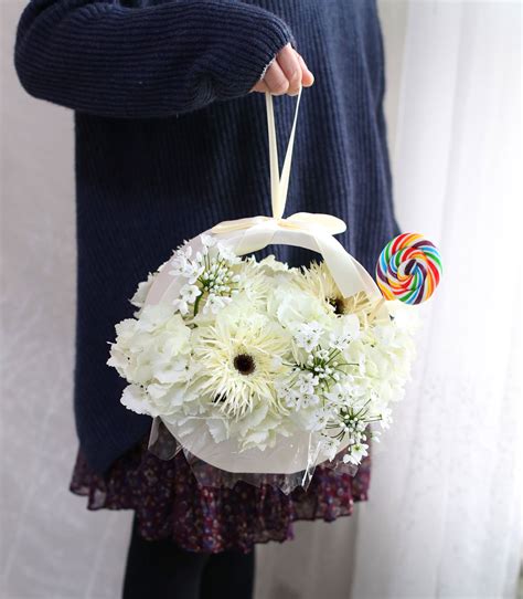 플라워박스리스원형화이트데이 White Sweet Flowers 꽃배달 플라워119꽃배달서비스 플라워박스리스원형화이트데이 White Sweet Flowers