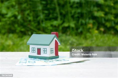 집은 20 유로 지폐에 있습니다 개념 사진입니다 부동산 투자 모기지 가정 생활에 대한 스톡 사진 및 기타 이미지 가정 생활