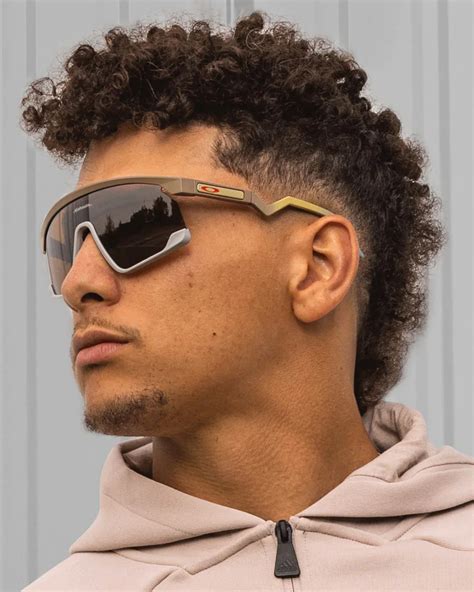 Oakley Bxtr X Patrick Mahomes Sunglasses Id