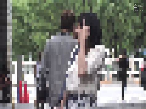 M642g11 Seine Frau Die Nach Tokio Kam Um Eine Freundin Aus Ishikawa Zu Treffen Ist Ein Ruter