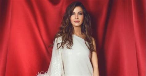 رقة وأناقة استوحى إطلالتك المسائية من فساتين نانسي عجرم على إنستجرام