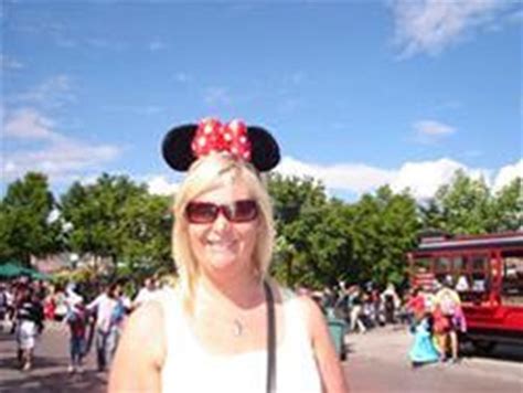 Lorraine Watters Is Fundraising For Cancer Research Uk