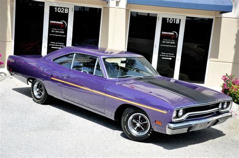 1970 Plymouth Roadrunner Hardtop Coupe Plum Crazy Purple 426 V8 Hemi
