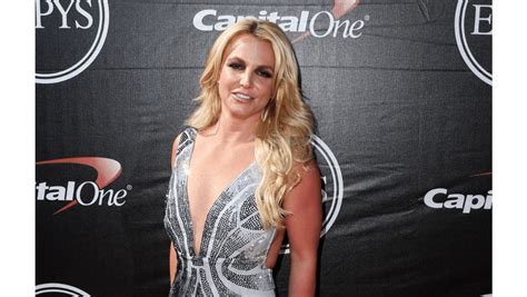 Britney Spears Daily Yoga Workout 8days
