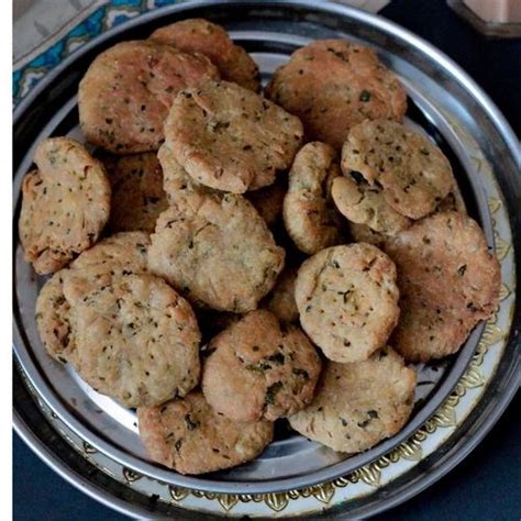 Ajwain Khasta Mathri At ₹ 150kg Bomari Tallikham Haldwani Id