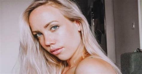 ”från En Besvärlig Tonåring Till En Fantastisk Kvinna Flickan Med