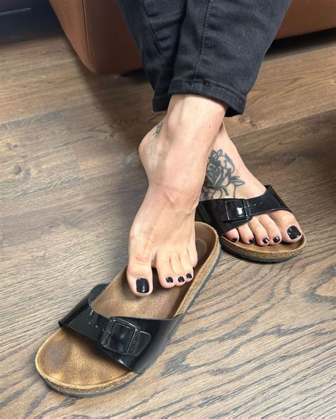 Matching Toes Black Toe Nails And Black Birkenstocks The Perfect Pair