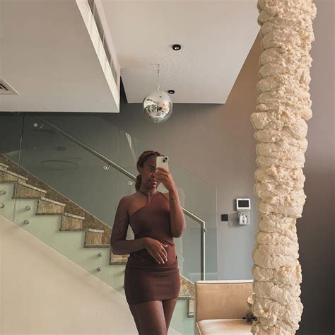 Vicky 🐻 Instagram