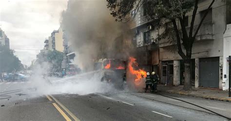 Susto En Caba Explotó Un Colectivo En Avenida Nazca Y El Humo Se Vio Desde Varios Barrios Infobae
