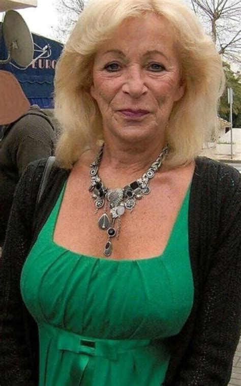 Non Nude Matures And Grannies 12 Free Mature Porn Photo