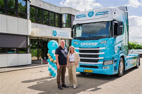 Elektrische Scania Trekker Voor Van Opdorp Transport