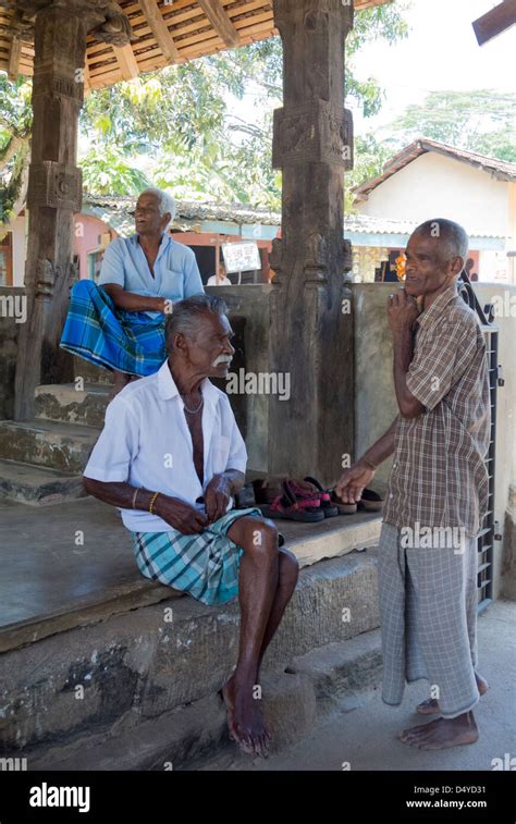Sri Lanka Sri Lankan Old Men Stock Photo Royalty Free Image Alamy