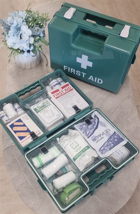 Itgelt Яаралтай тусламжийн хайрцаг хэрэгслийн иж бүрдэл хананд тогтоогчтой Үнэ 120 000