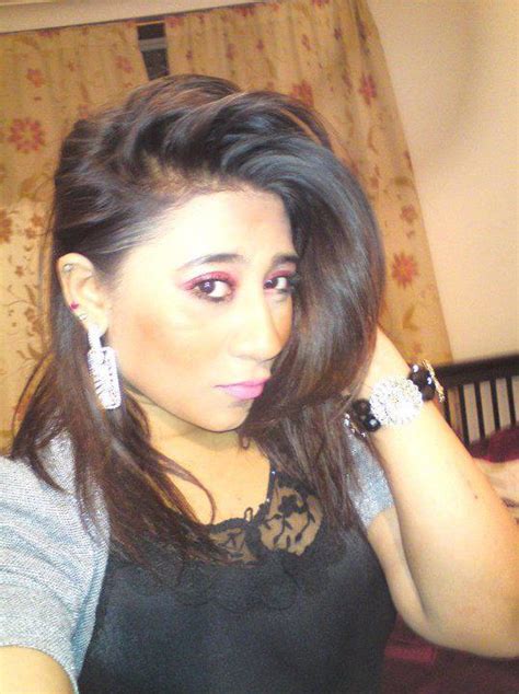 Alone Desi Girls Fashion Pictures Halima Khan