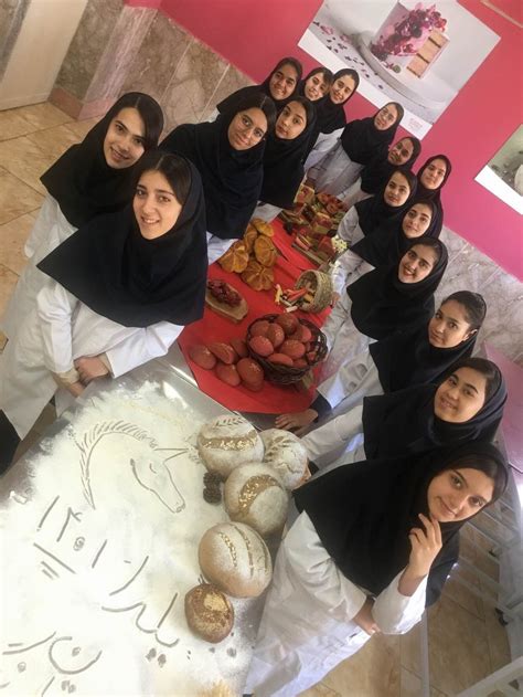 گزارش تصویری مربوط به برگزاری مراسم یلدا در هنرستان دخترانه نگاره مشهد