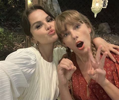 Taylena Best Friendship 💌 Taylor Swift Taylors Gadis Lucu