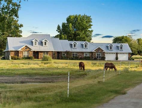 Western Ranch Style House