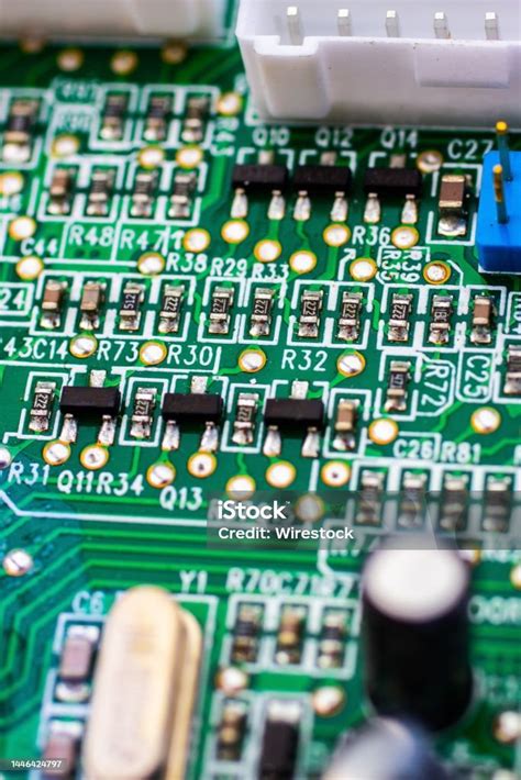 Pcb 프린터 회로 기판 세부 정보의 근접 촬영 녹색에 대한 스톡 사진 및 기타 이미지 녹색 0명 Cpu Istock