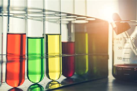 실험실 유리 포함 된 화려한 화학 액체 실험실 연구 및 개발 개념 Stem 주제에 대한 스톡 사진 및 기타 이미지 Stem 주제 강박 개발 Istock