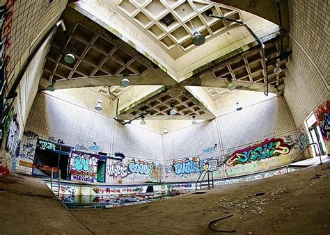 Big Fan Of Waffle Ceiling 🧇 R Urbanexploration