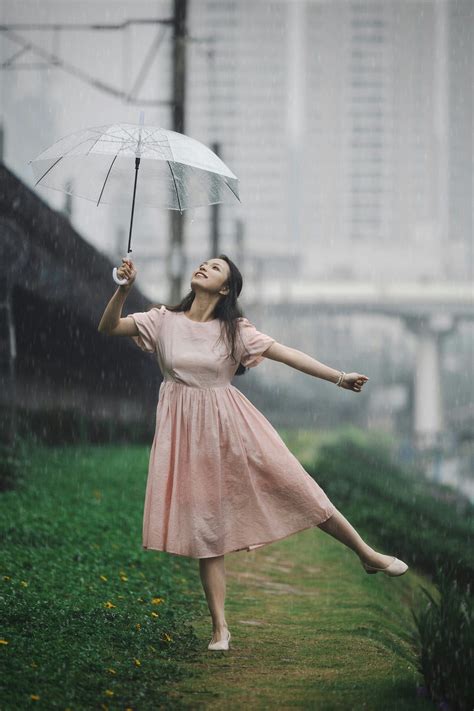 Short And Long Distance Cell Signaling By Britney Atoms To