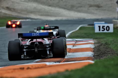 F1 Moves Closer To V8 Engine Switch The Race