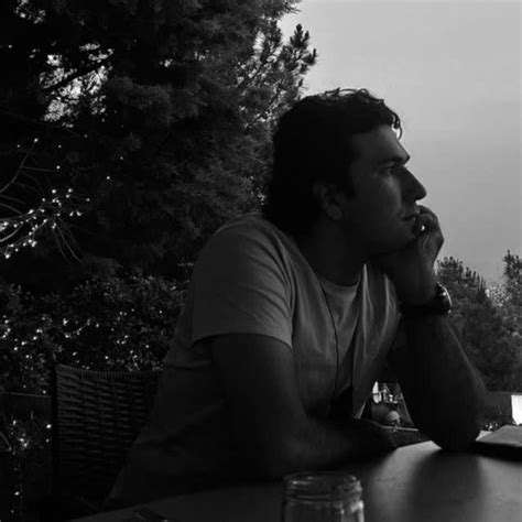 تیوال حسام حاجی‌زاده