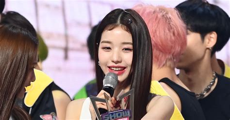 아이브 장원영 트로피보다 빛나는 예쁨[엑s Hd포토]