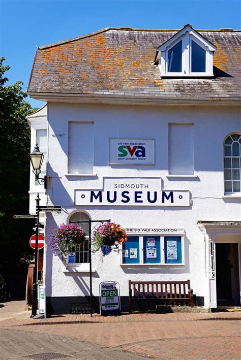 O Museu De Flecha Imagem De Stock Editorial Imagem De Cloudless