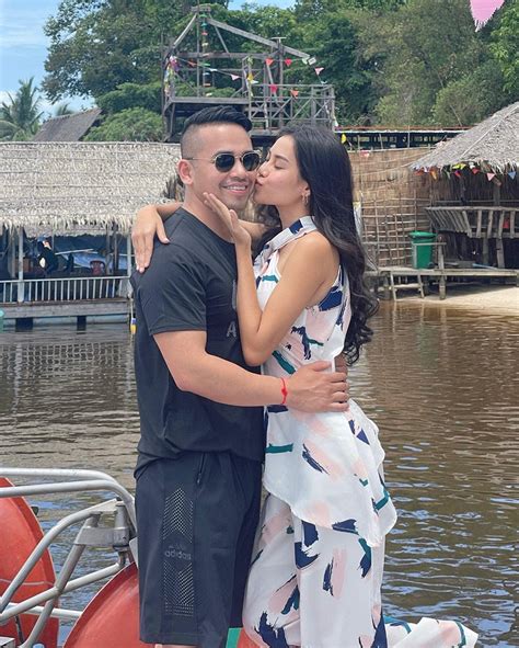 ស្រី ស្អាត ងិ ន ម៉ា រ៉ា ឌិ បង្ហាញ រូប ស្វី ត ៗ ឱ្យ មហាជន ដឹង ថា នាង មាន ម្ចាស់ បេះដូង ហើយ Koh