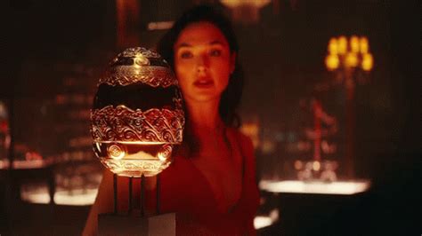 Sarah Black Red Notice  Sarah Black Red Notice Gal Gadot