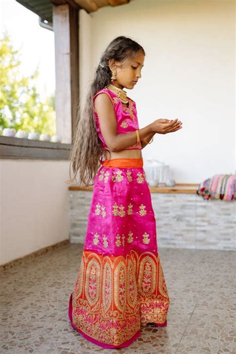 Teen Girl In Pink Photos Download The Best Free Teen Girl In Pink