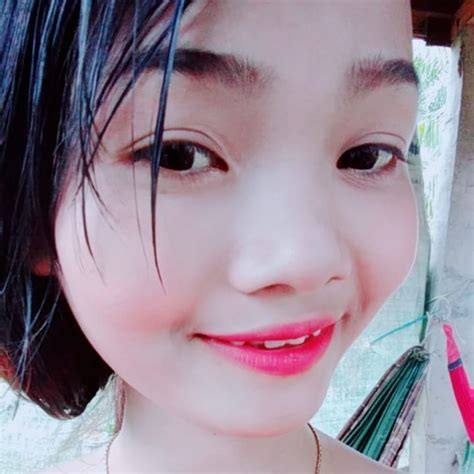 ស្រីពៅមានលក់ ខោអាវថោកៗ