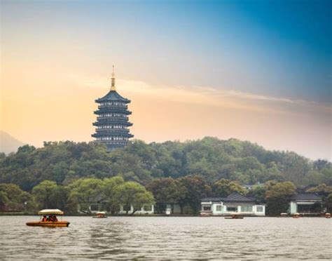 杭州西湖的三个塔 杭州西湖三潭印月 杭州西湖 第 页 大山谷图库
