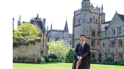 Dr Ebrahimi Wins Outstanding Doctoral Thesis Of The Year