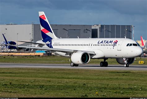 D Avvu Latam Airlines Chile Airbus A320 271n Photo By Dirk Grothe Id