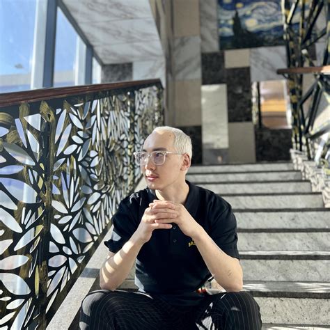 Mocha Mousse🤎 Зөөлөн шоколадан бор өнгө бага зэрэг сүүн туяатай өнгө юм Байгалийн тансаг