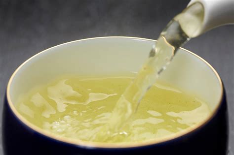 Sns 뷰티메디컬 그룹 오늘은 차 중의 차 녹차의 효능에 대해서 알아볼텐데요 일상생활에서 쉽게 마주치는 녹차의 효능은 대부분의 사람들이 알정도로 많이 알려져있는데요