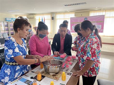 ร่วมเป็นวิทยากรฝึกอบรมอาชีพ หลักสูตร การทำเทียนหอมและการทำเทียนเจล ตาม