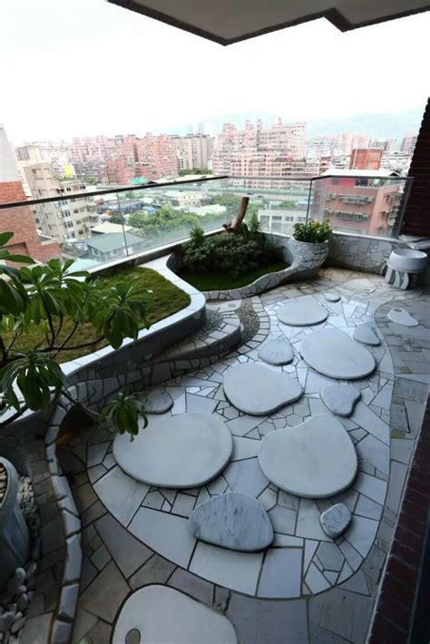 小陽台佈置：打造居家秘密花園！植栽與空間規劃，營造療癒角落