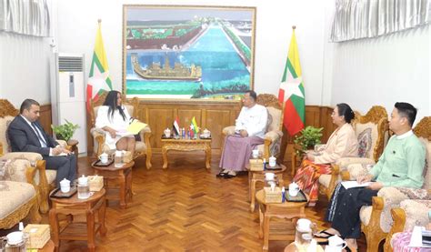 ပြည်ထောင်စုဝန်ကြီး ဒေါက်တာကံဇော် မြန်မာနိုင်ငံဆိုင်ရာ အီဂျစ်အာရပ်သမ္မတနိုင်ငံ သံအမတ်ကြီးအား လက