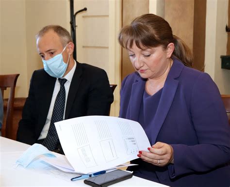 Министърът на образованието и науката Красимир Вълчев и министърът на