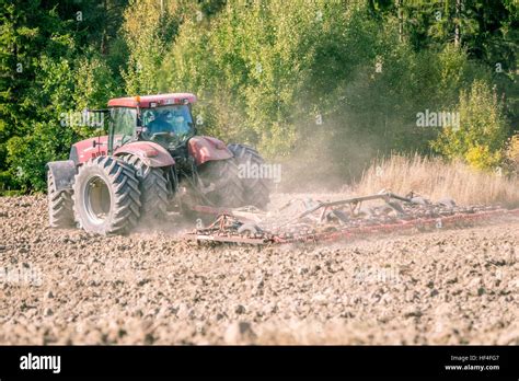 Chisel Plow Hi Res Stock Photography And Images Alamy