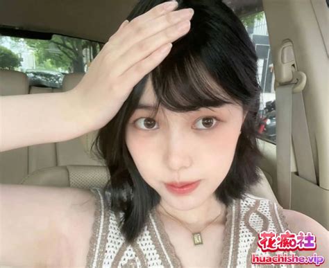 泄密流出 ️南京女大李俪与小男友自拍 8v338m 花痴社