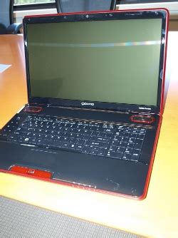 Hands On Toshiba Qosmio X500 Packs Core I7 Less Flames Laptop Mag